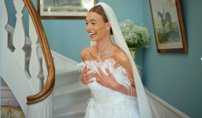 Hidtil usete billeder fra jetset-bryllup: Hannah Zobel med i nyt DR ...