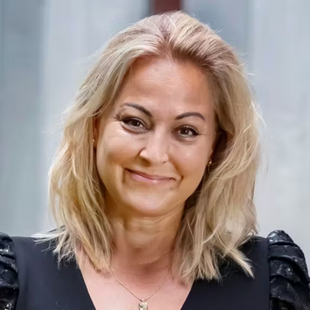 Stéphanie Surrugue er blevet gift: Sådan mødte hun sin kendte mand - News