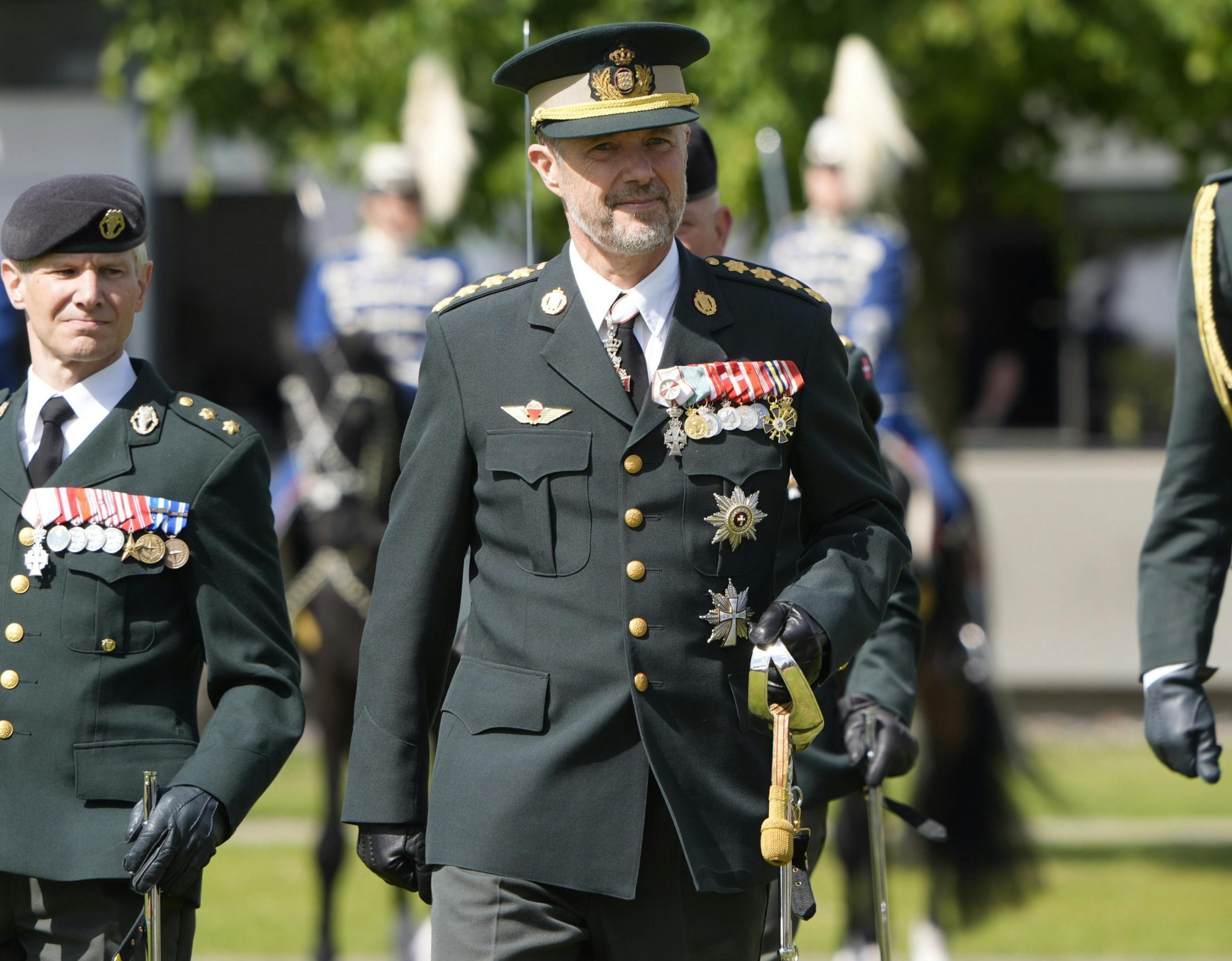 Sad tæt på kongen: Kong Frederiks nære barndomsven deltog på festlig ...