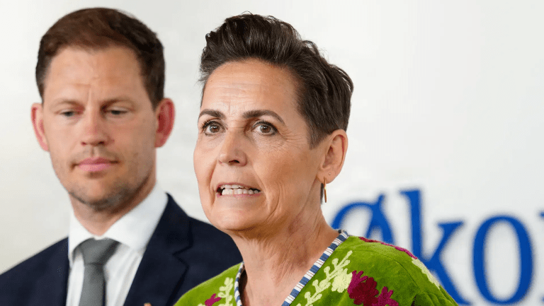 Qvortrup om Pia Olsen Dyhrs: Hun fører 'udmattelseskrig' - News